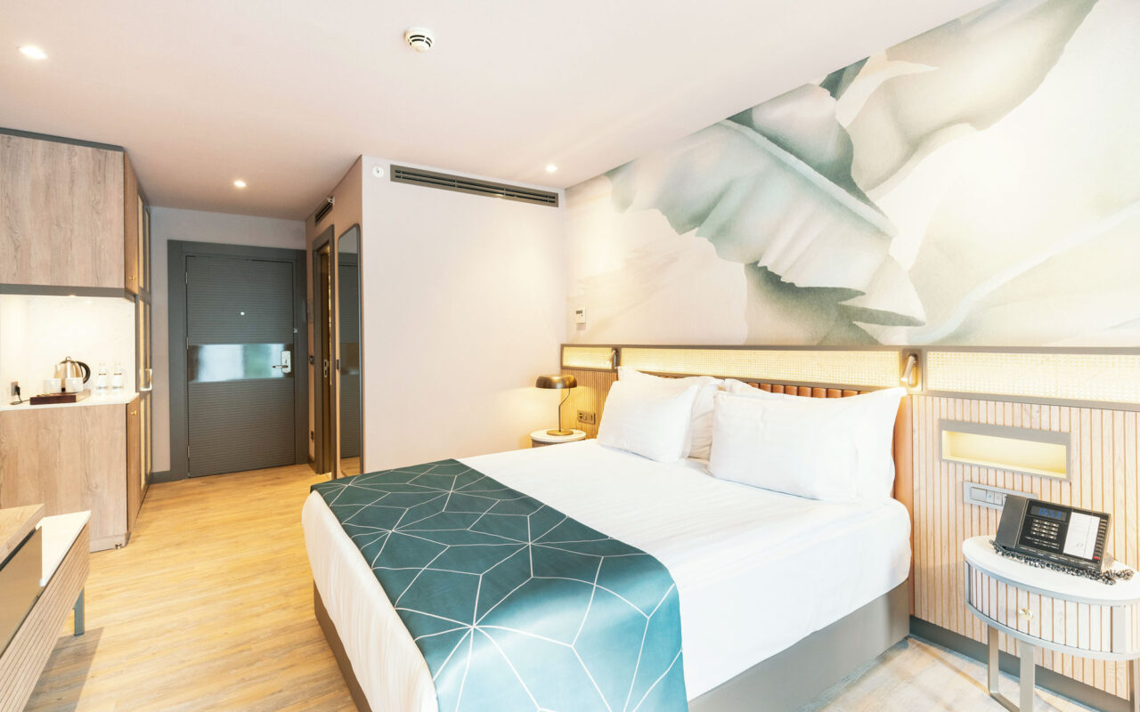 Opera Hotel Bosphorus – Yesim Kozanli