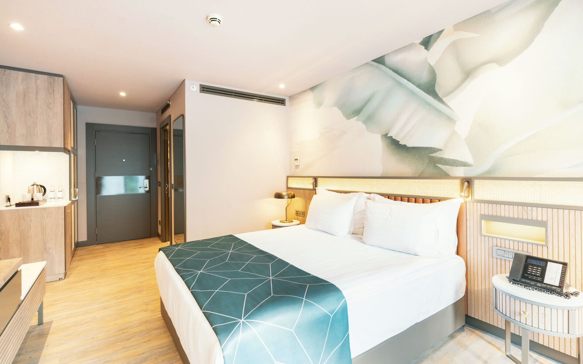 Opera Hotel Bosphorus – Yesim Kozanli